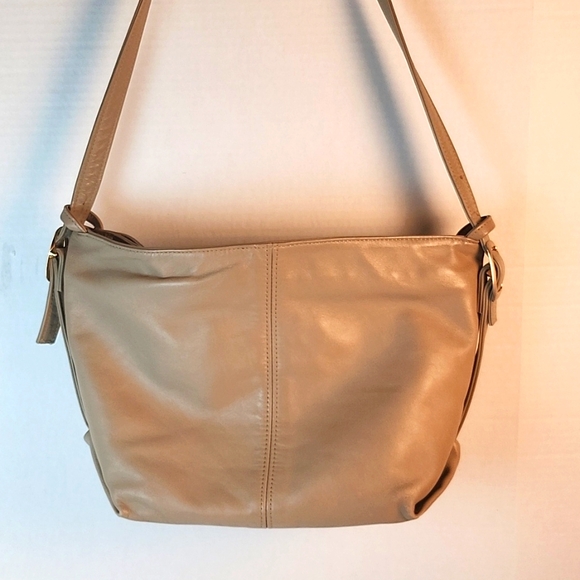 SAS | Bags | Sas Light Tan Leather Shoulder Bag | Poshmark